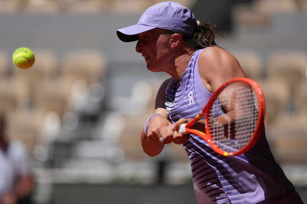 Swiatek, Svitolina continue to move on at French Open - AccessNorthGA